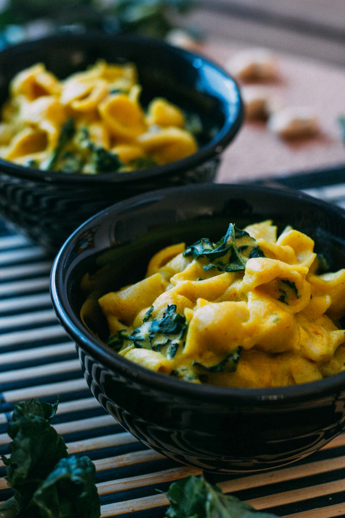 Oil-Free Vegan Kale Mac & Cheese Recipe | VEEG