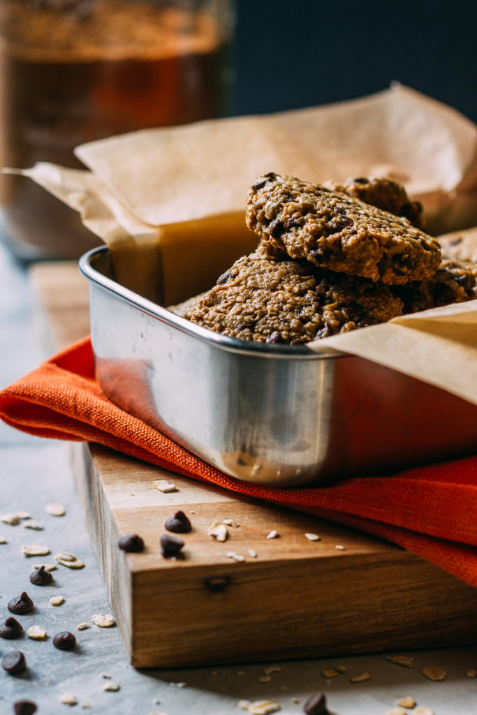 Chewy Chocolate Chip Oatmeal Cookies Recipe | VEEG