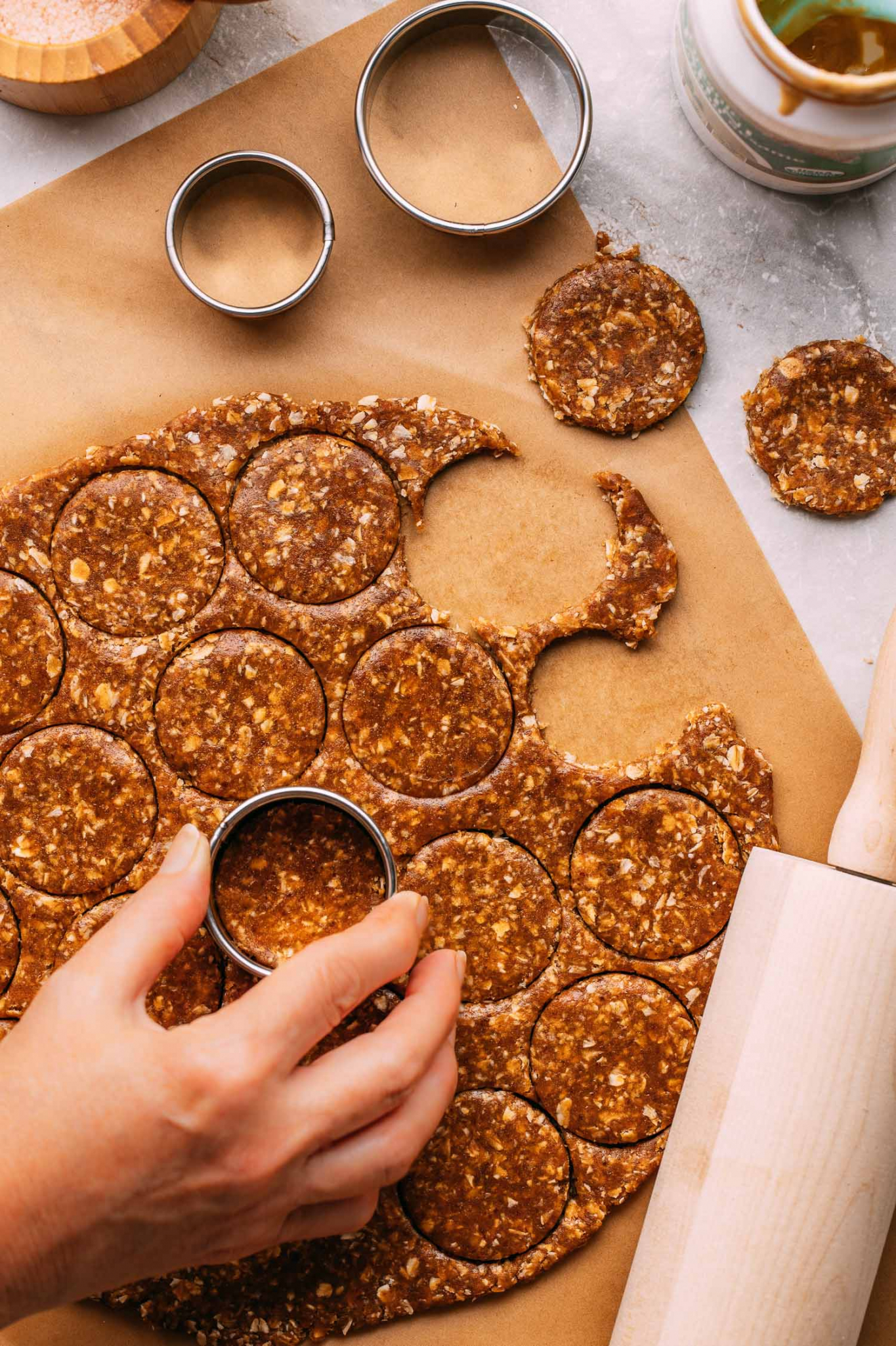 Vegan Oatmeal Date Cookies (Gluten-Free) Recipe | VEEG